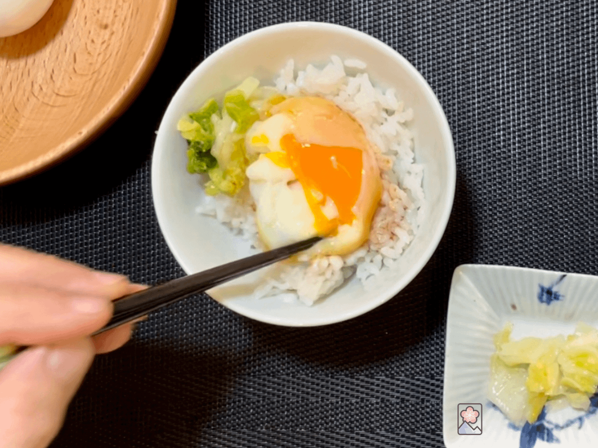 Onsen Tomago (Japanese soft boiled eggs) - Mountain Plums