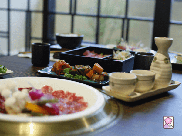 Moritsuke: Japanese Food Aesthetics - Mountain Plums